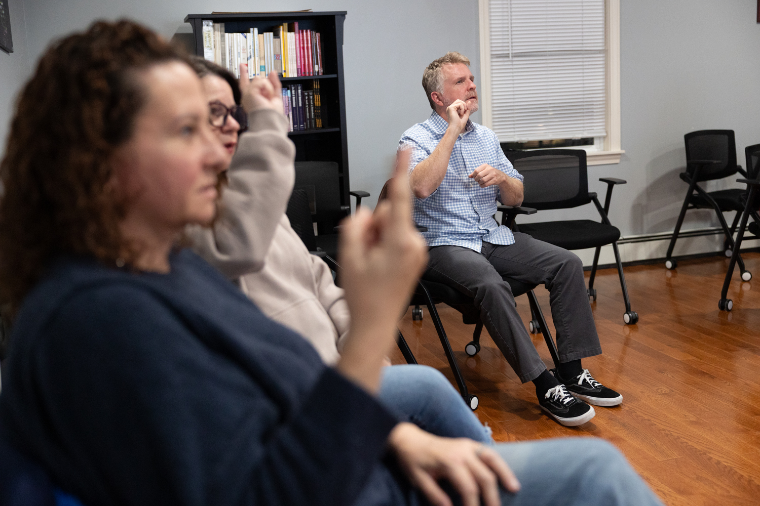 Community ASL Classes | The Learning Center for the Deaf