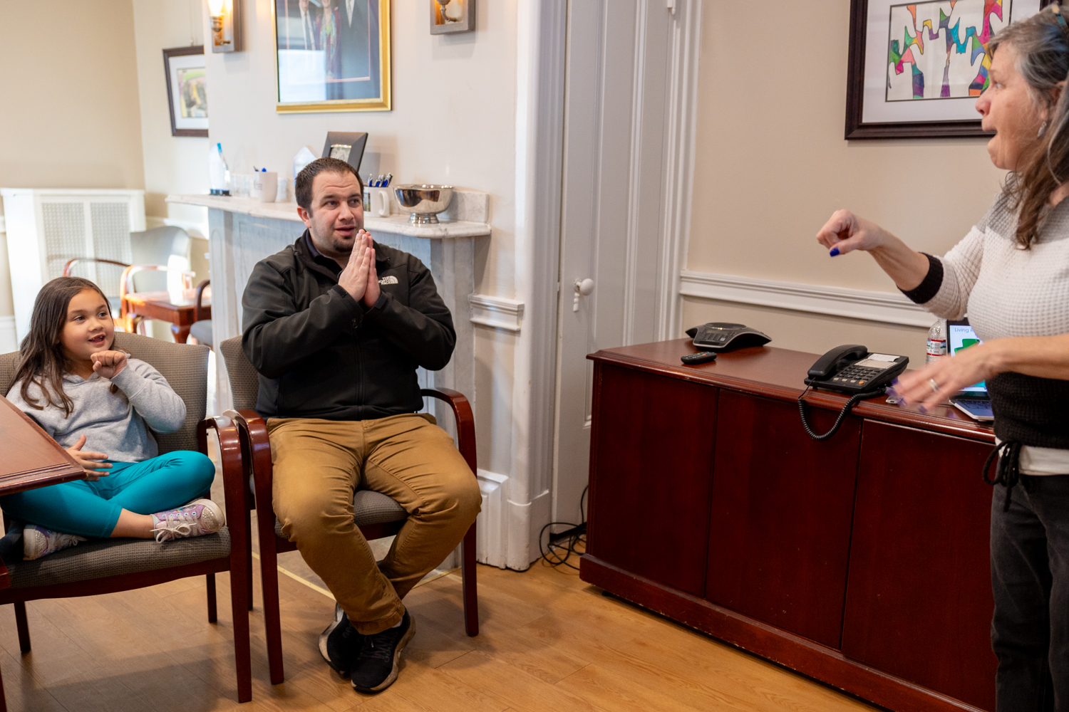 Community ASL Classes | The Learning Center for the Deaf