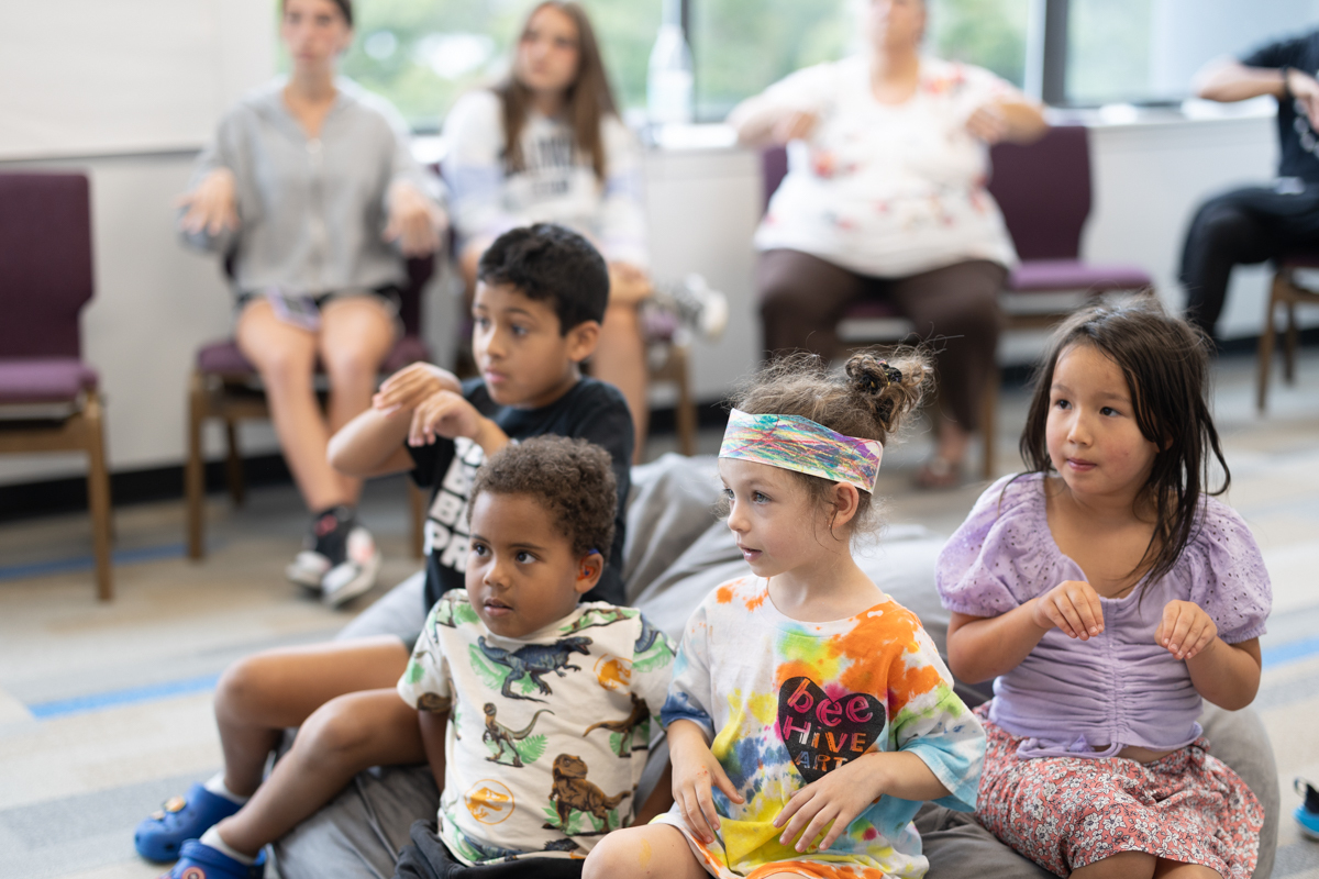 Community ASL Classes | The Learning Center for the Deaf