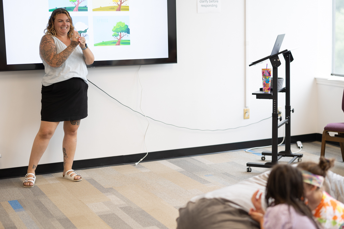 Community ASL Classes | The Learning Center for the Deaf