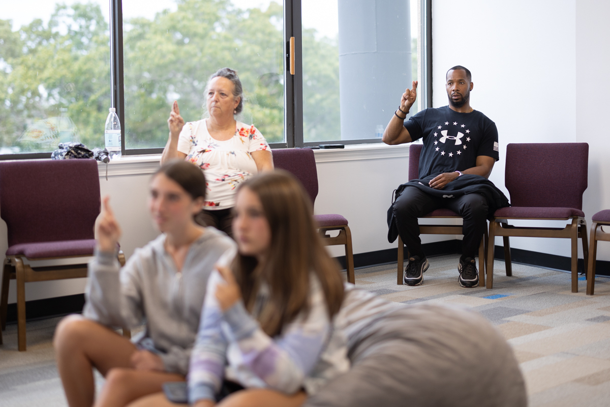 Community ASL Classes | The Learning Center for the Deaf