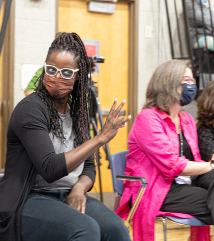 Interpreting Services | The Learning Center for the Deaf