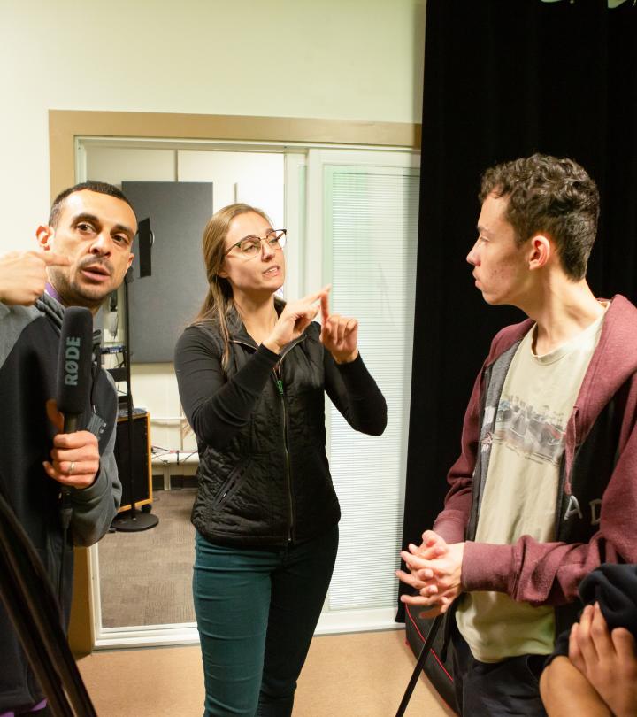 Interpreting Services | The Learning Center for the Deaf